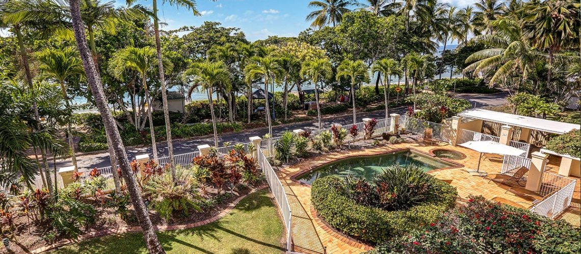 On The Beach Trinity Beach Accommodation - On The Beach Holiday Apartments